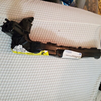 Genuine GM Front Bumper Fascia Side Bracket 84086310 GM oem 20921351 ...