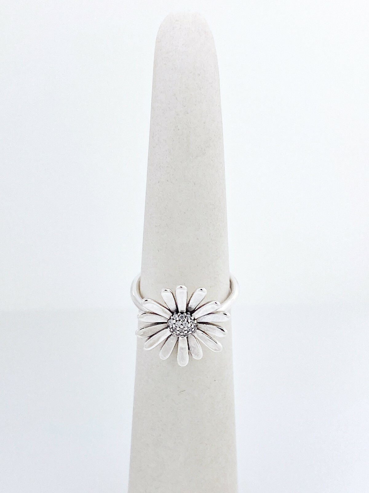 NEW 100% Authentic PANDORA 925 Silver Pavé Daisy Flower Statement Ring ...