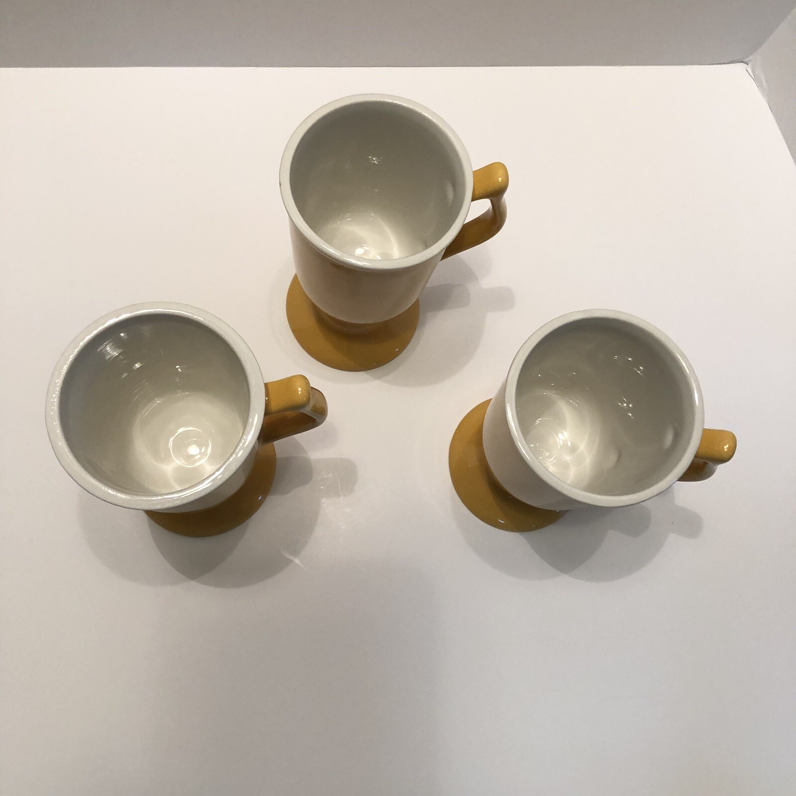 MCM Hall Mugs Golden W/ Gold Trim ON PEDESTAL Coffee Hot Chocolate ...