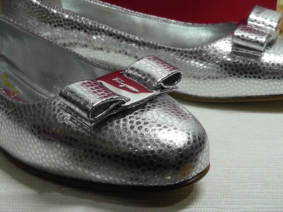Salvatore Ferragamo ARGENTO Leather Varina Bow Lizard Embossed Flats ...