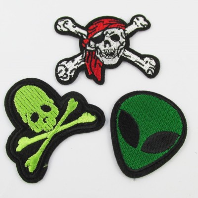 3pce Set Iron on / Sew On Embroidery Cloth Alien Crossbones Patches ...
