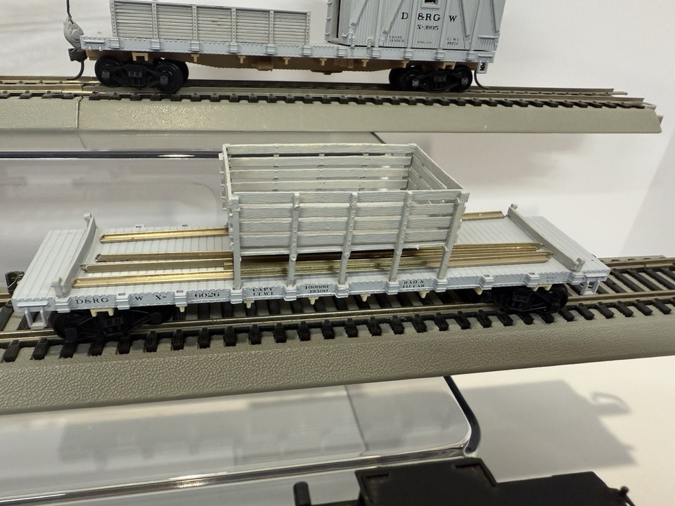 Walthers HO Work Train Set of 6 D&RGW features various work cars&crane ...