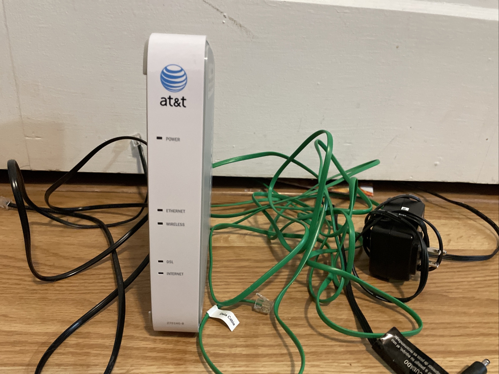 AT&T 2Wire 2701HG-B Wireless Gateway Modem Router WiFi w/charger ...