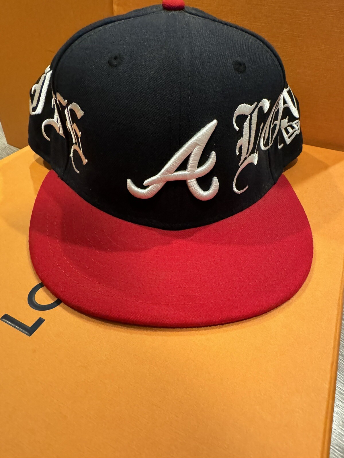 New Era Vlone Atlanta Braves Fitted Hat Size 7 1/2 - Gem