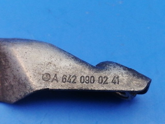 Mercedes-Benz CLS C219 W211 Diesel V6 other engine part A6420900241 ...