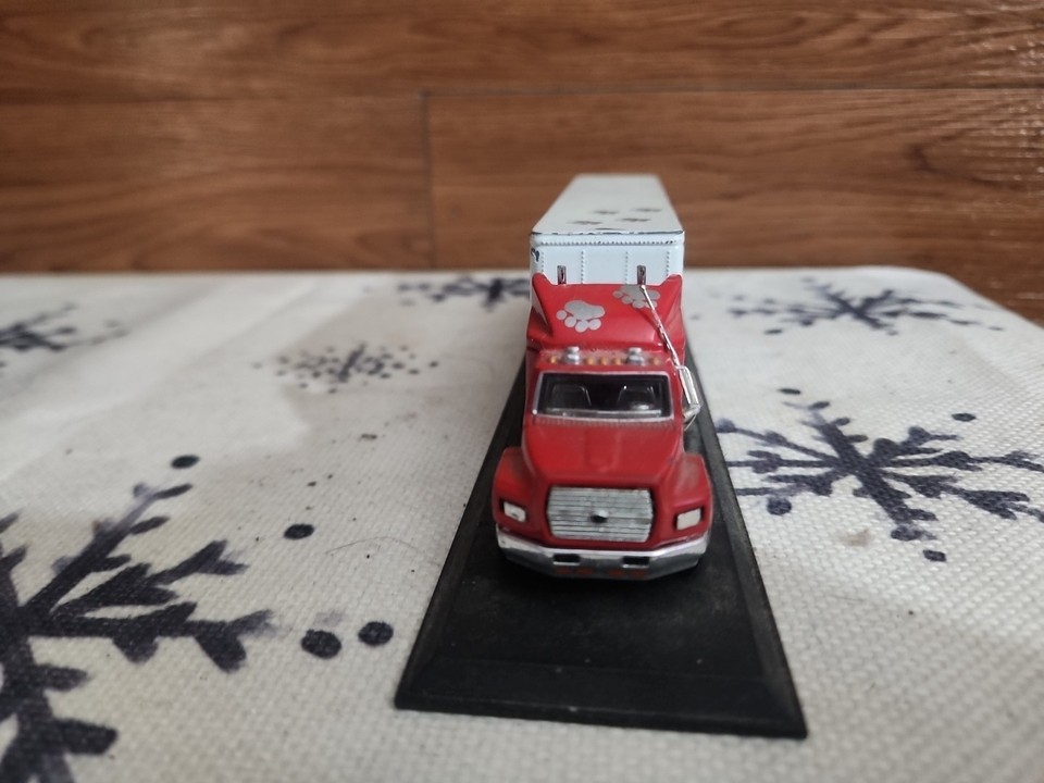 1:97 Matchbox Ultra CCY02 Red Dog Beer Ford Aeromax Truck & Trailer ...
