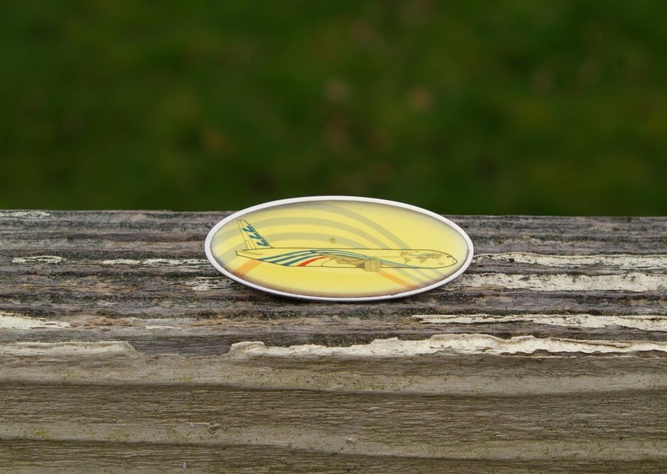 Boeing 777 Triple Sevens Metal Wide-Body Twin-Engine Jet Airliner Pin ...