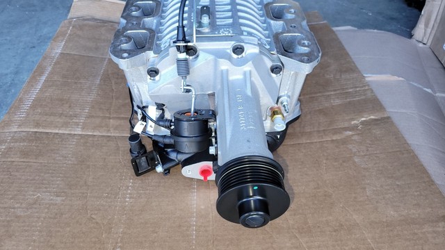 10 GM Eaton M122 Supercharger Cadillac Lc3 Northstar Harris for sale ...