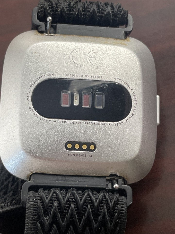 Fitbit Versa Lite FB415 Fitness Smartwatch-silver Case Adjustable Black ...