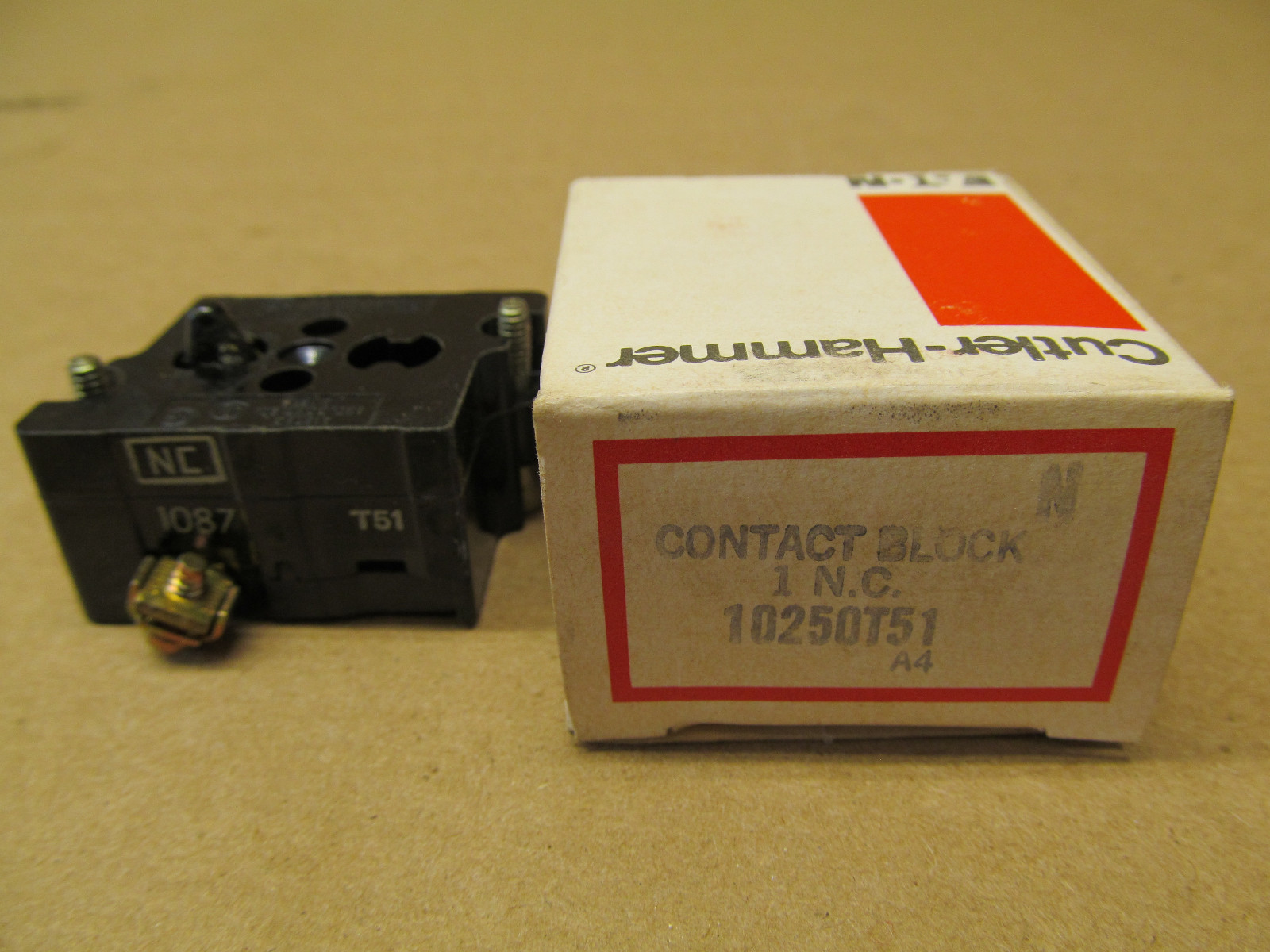 1 NIB CUTLER HAMMER 10250T51 CONTACT BLOCK 1 N.C. 600 VAC 250 VDC (13 ...