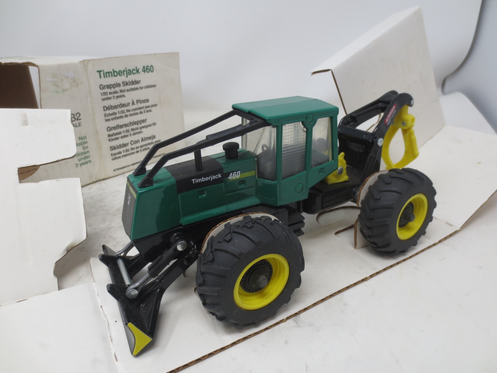 SCALE MODELS 1/32 TIMBERJACK 460 GRAPPLE LOG SKIDDER FARM TOY TRACTOR ...