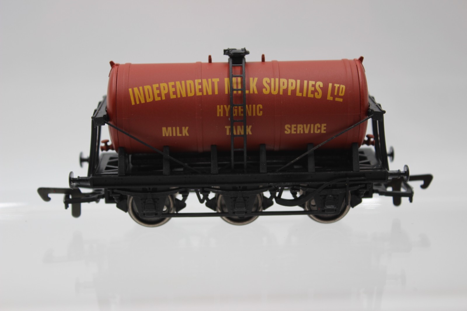 Dapol B741 OO Gauge Independent Milk Supplies 6 Wheel Milk Tanker | eBay UK