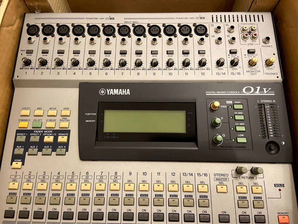 Yamaha 01v Digital Mixing Console & MIDI controller with MY8AT ADAT ...