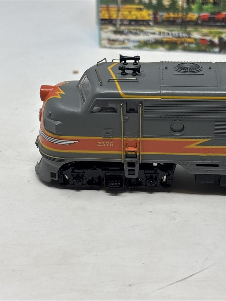 Athearn 3217 HO Scale F7A Super Power Milwaukee Road # 2376 Locomotive ...