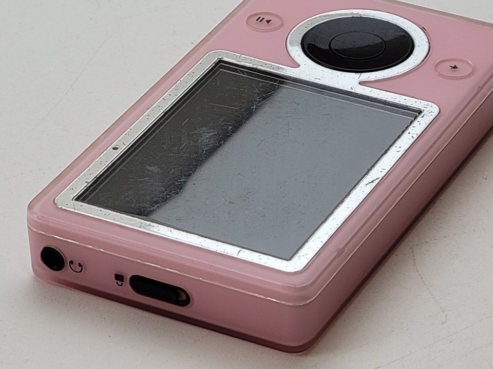 Microsoft Zune Digital Media MP3 Player (1092) 30GB - Pink - *PLEASE ...