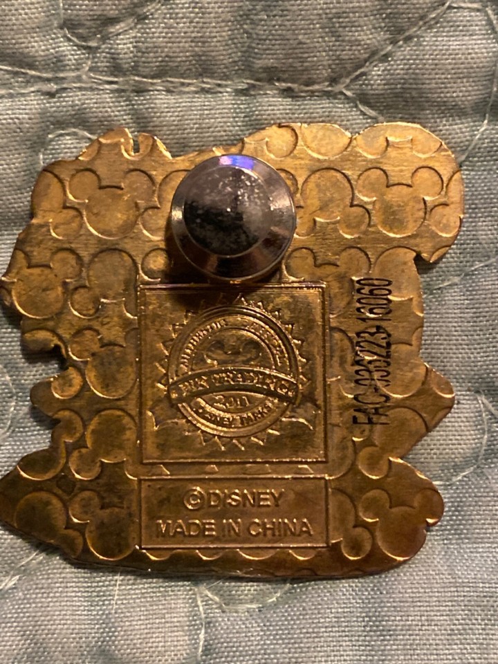 Disney 2011 Pirate Mickey Mouse Treasure Chest Pin | eBay
