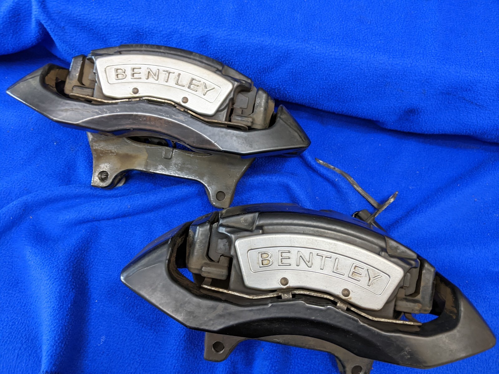 front BRAKE CALIPERs PADS LEFT RIGHT BENTLEY FLYING SPUR GT GTC (2004 ...