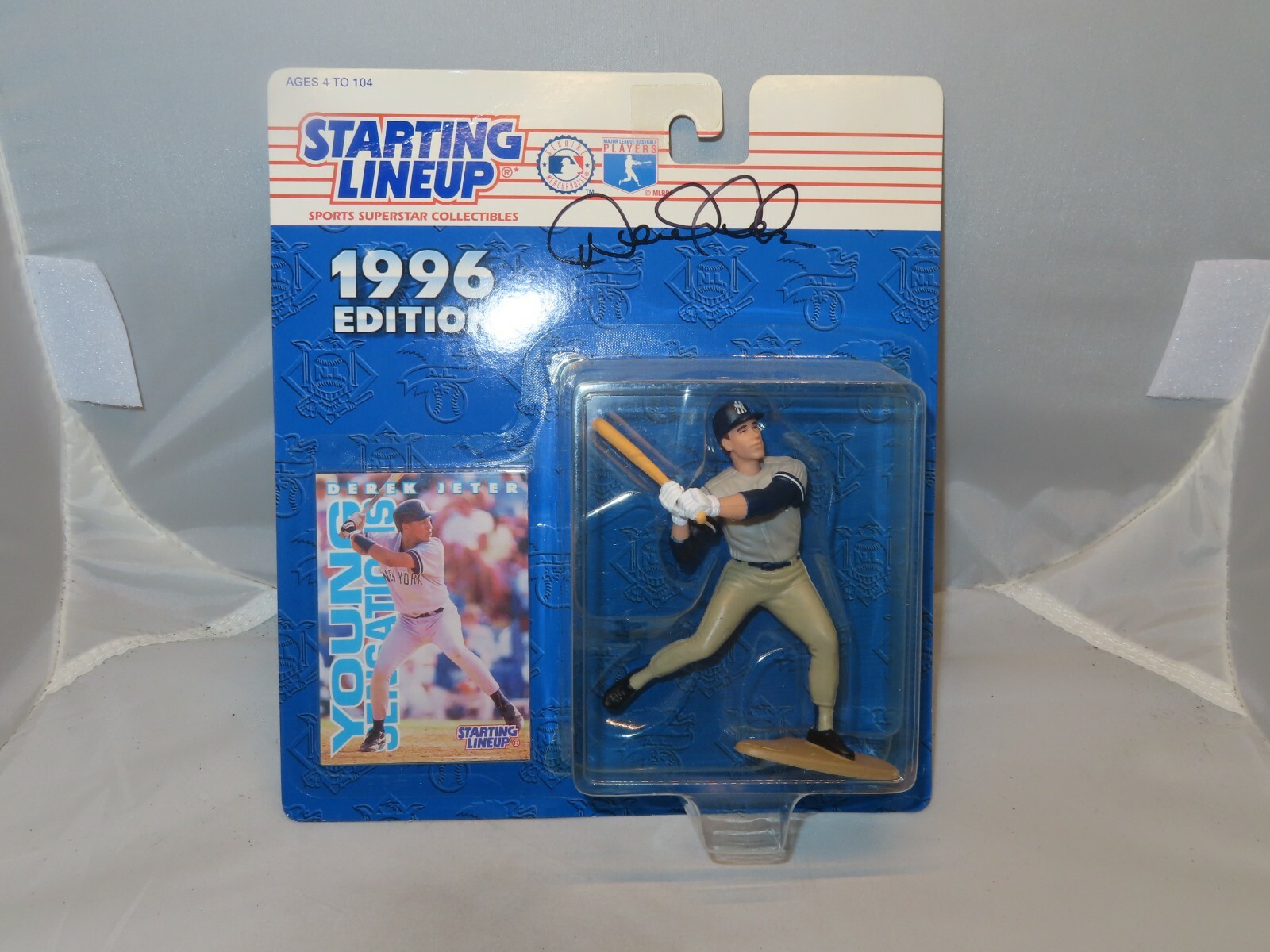 Derek Jeter | Autographed Baseball Memorabilia & MLB Merchandise