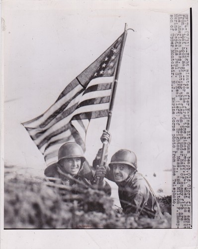 AMERICAN SOLDIERS PLANT FLAG GUAM * WW2 * VINTAGE JULY 1944 photo | eBay