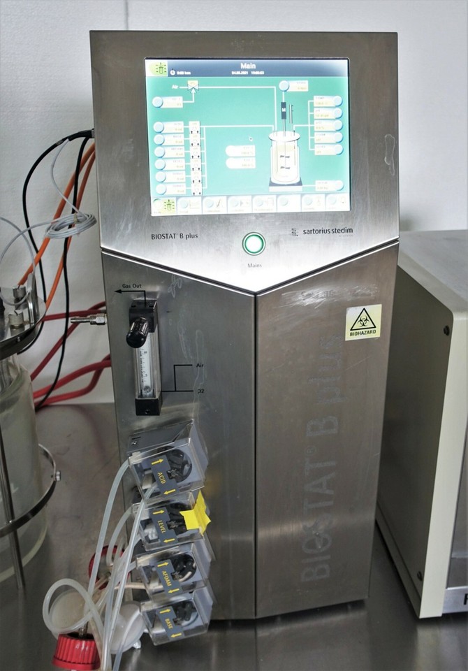 SARTORIUS BIOSTAT B PLUS BENCHTOP FERMENTOR/ BIOREACTOR 8843414 w 5L ...