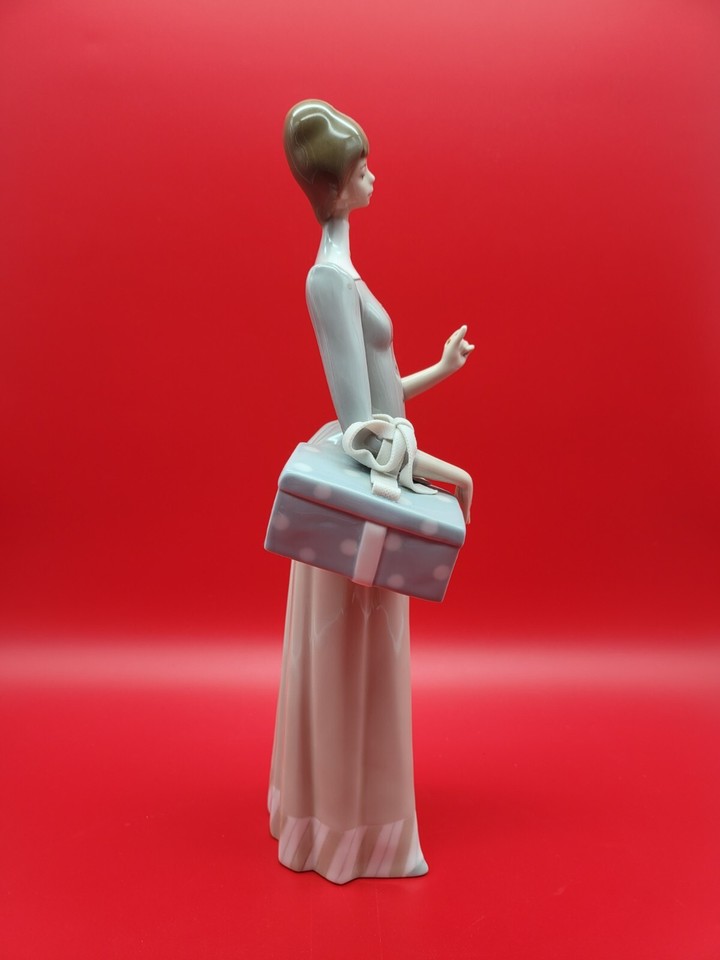 Lladro. 4700. THE DRESSMAKER. Collectible Vintage Figure | eBay