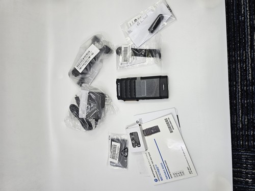 Motorola SL3500e Two-Way Portable Radio - UHF (403-470MHz) - Bluetooth ...