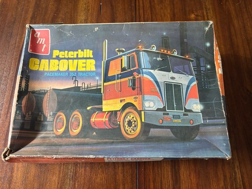 AMT Peterbilt Cabover Model 352 Pacemaker Tractor Kit For Pieces Or ...