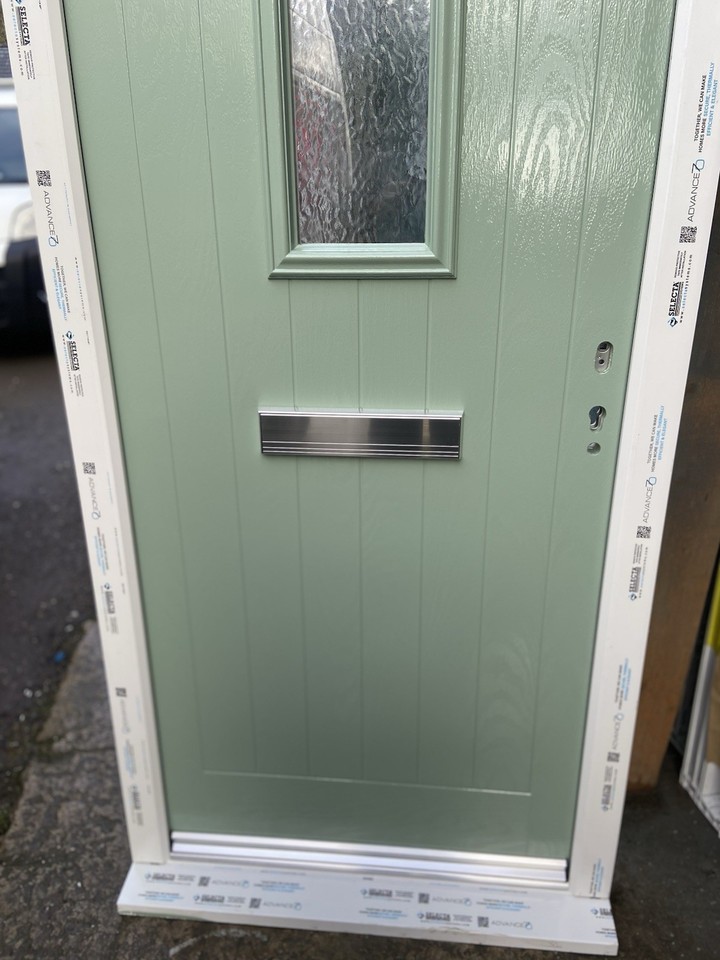 875-2090 CHARTWELL GREEN COTTAGE STYLE COMPOSITE DOOR IN WHITE UPVC ...