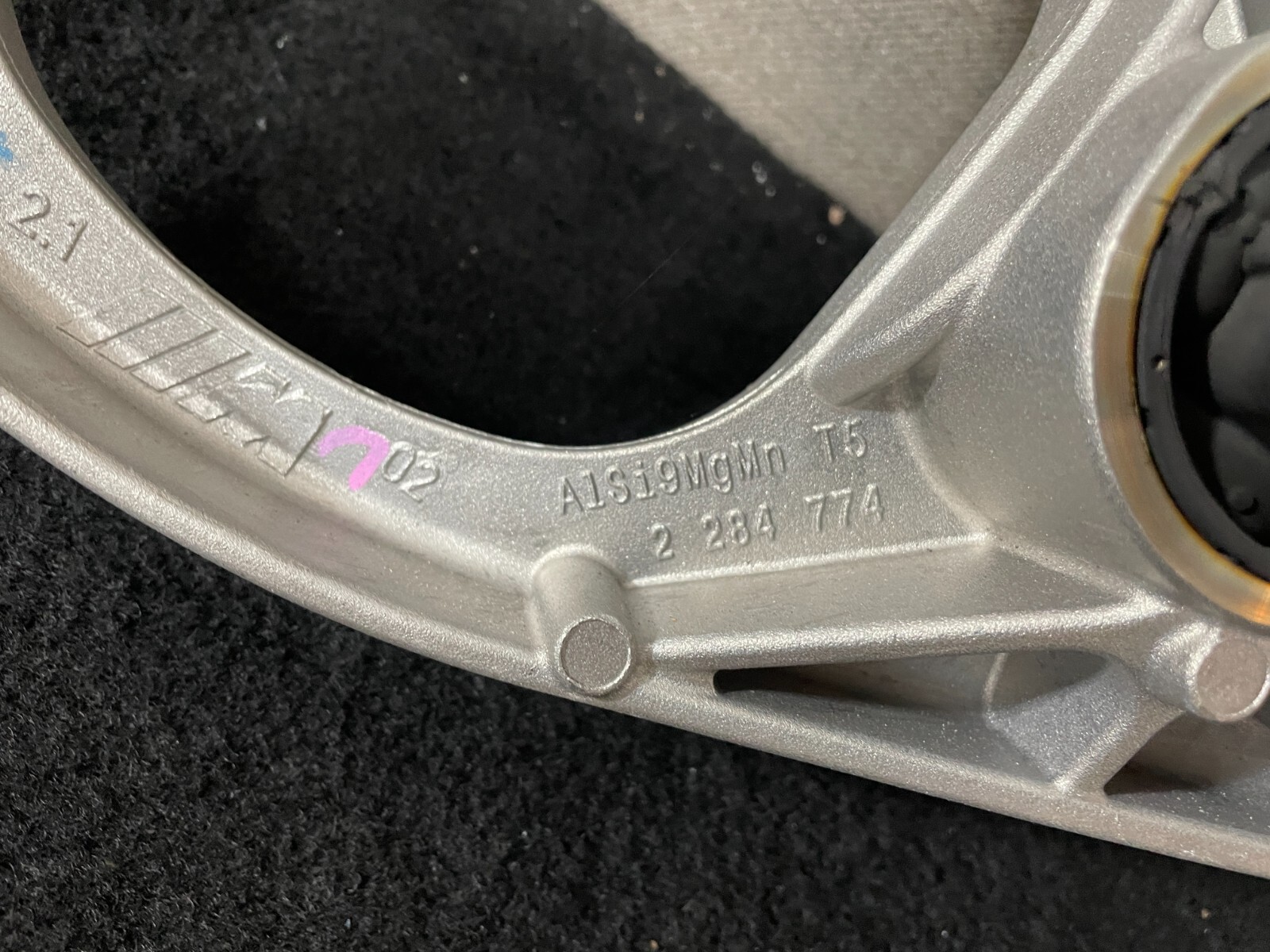 Original BMW 33172284774 - Adapter vorn NEU BMW 3 4 er F80 M3 F82 F83 ...