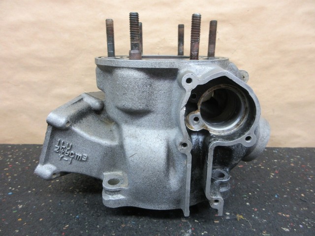 1986 Yamaha Yz250 Cylinder & Piston With Smooth 69 Mm Bore 86 YZ 250 ...