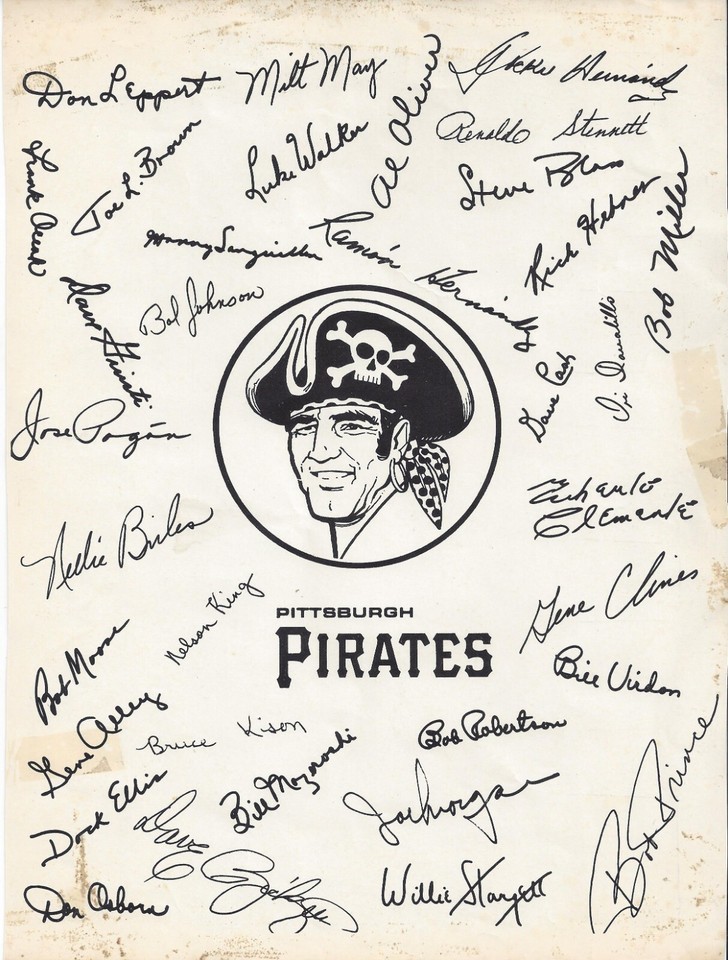 1972 Pittsburgh Pirates Team Photo with Clemente facsimile signatures ...