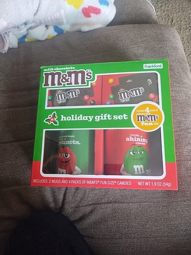 Milk Chocolate M&M Holiday Gift Set With Two Mugs And Four Candies ...