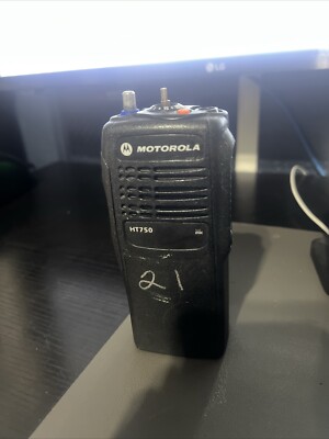 Motorola HT750 VHF 136-174 MHz W/Battery | eBay