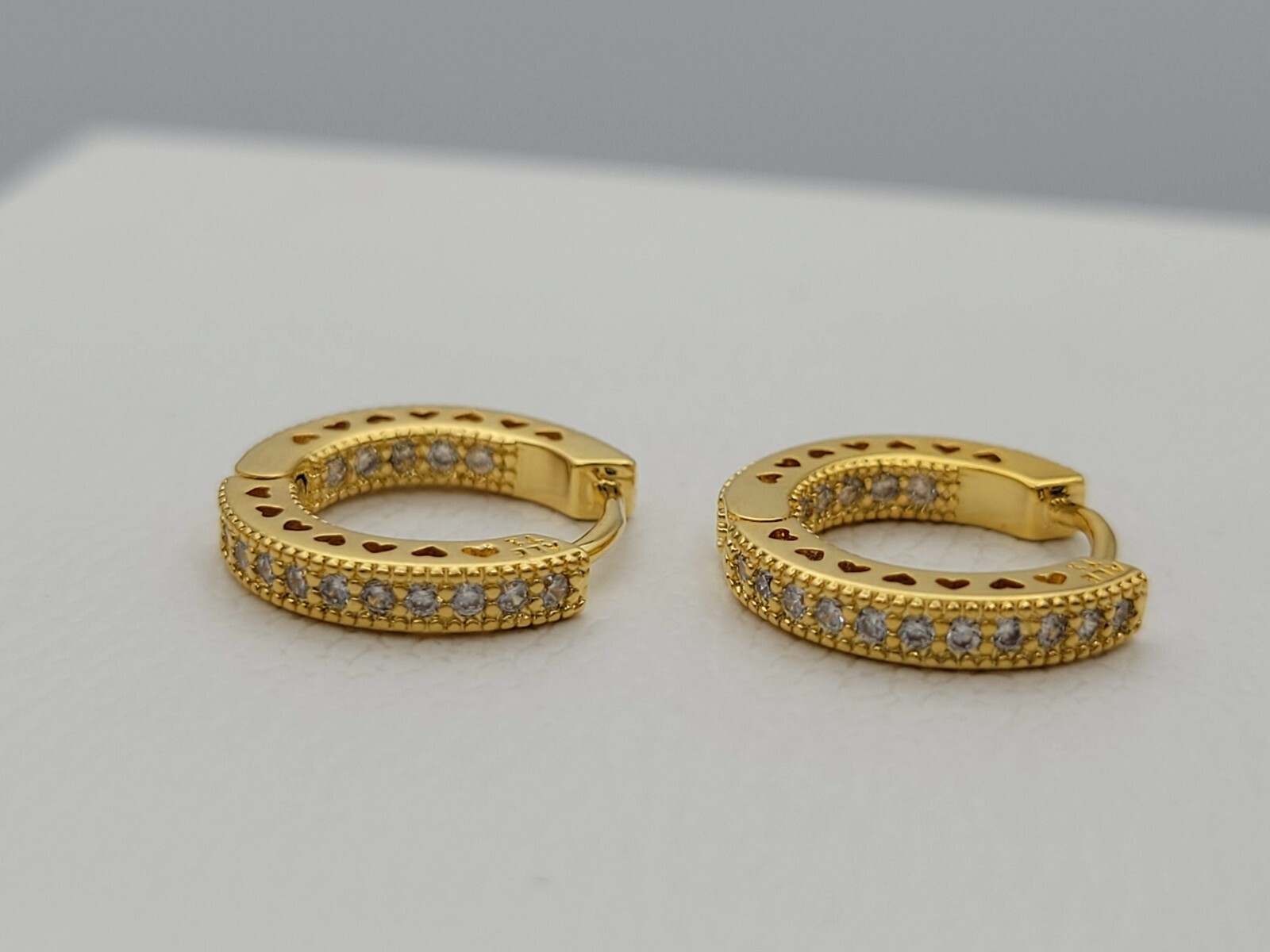 New Authentic Pandora Gold Pavé Hoop earrings 266317C… - Gem