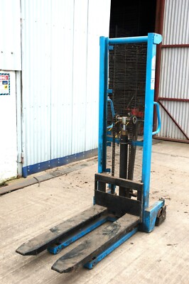 Kindemann H10 Manual Hydraulic Pallet Stacker, load capacity 1000kg ...
