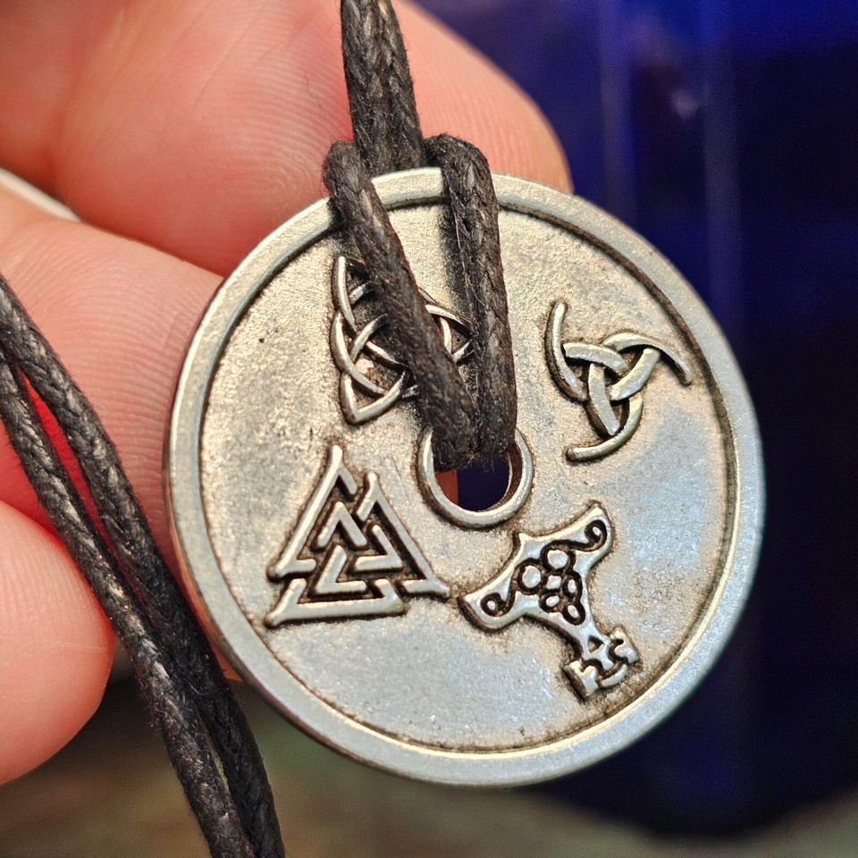 Vegvisir Rune Wheel Pendant Necklace Valknut Odin Hammer Rune Norse ...