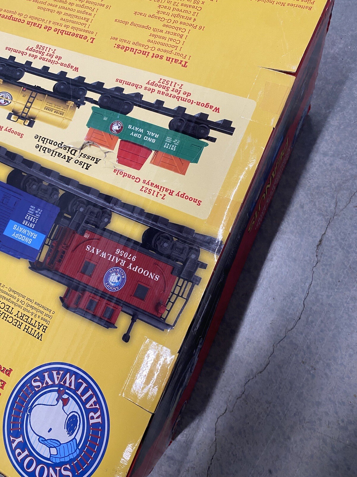 Lionel 711489 G Scale Battery Remote Operated Peanuts Snoopy Train Set ...