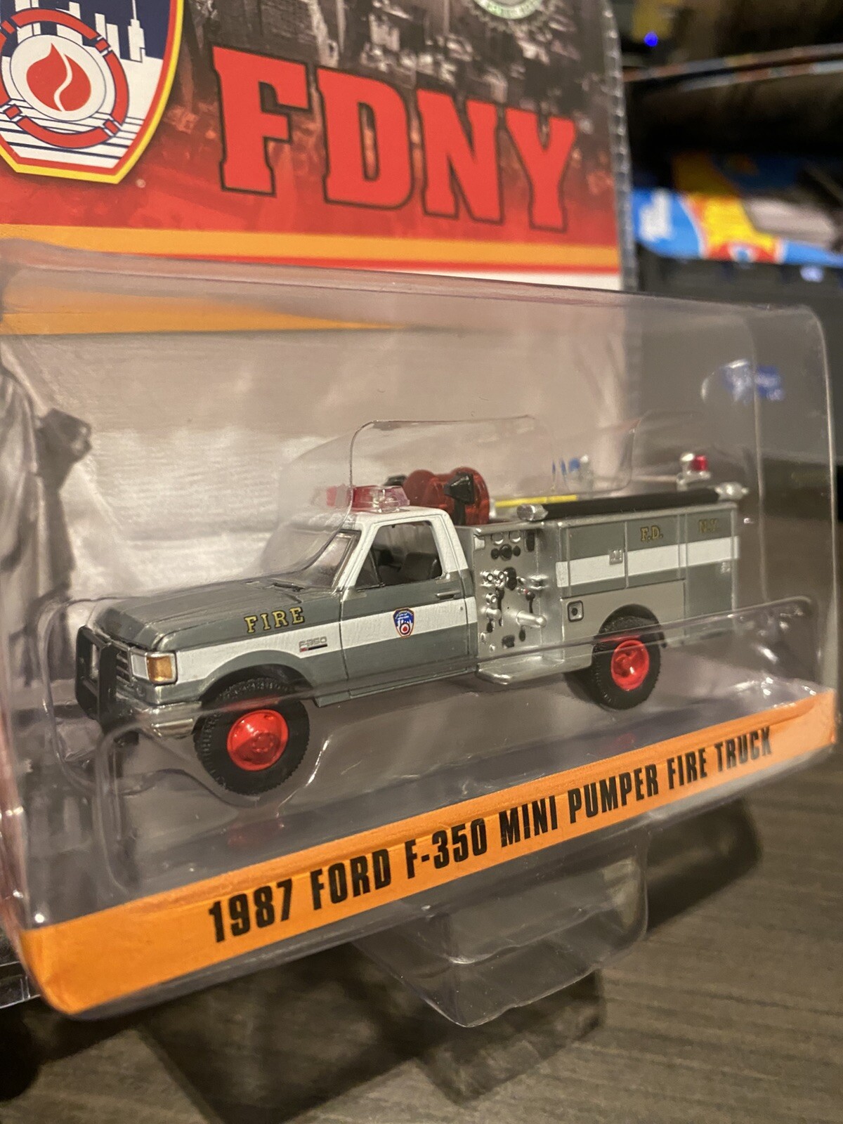 RAW CHASE 1/64 1987 F-350 Mini Pumper Fire Truck, FDNY, Greenlight ...