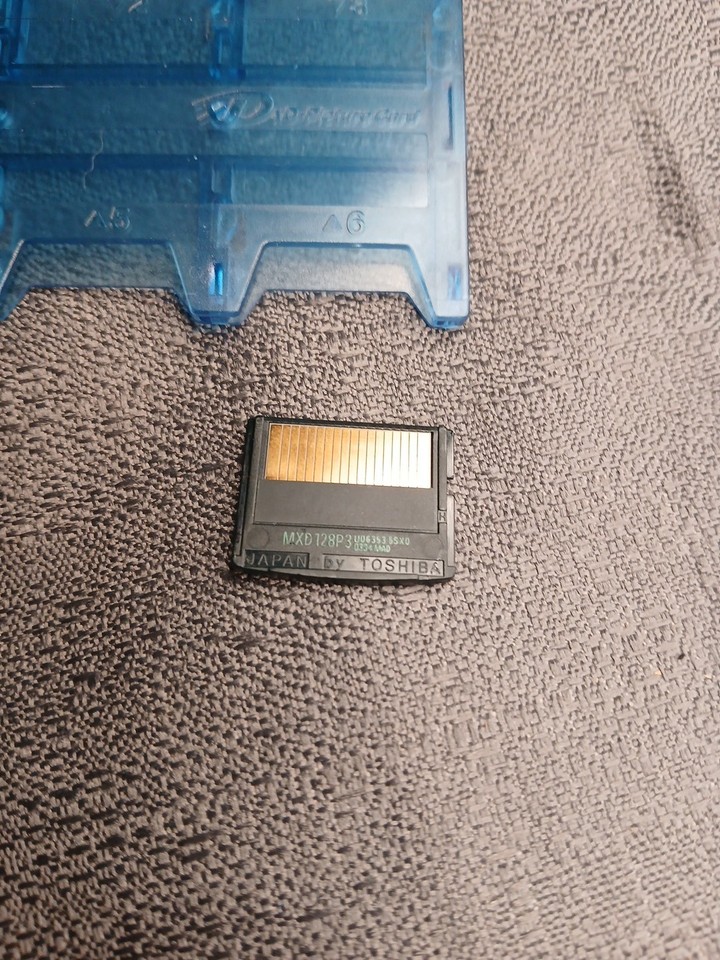 Olympus 128MB xD Picture Card Camera Memory Card w/ Storage Case (Fits ...