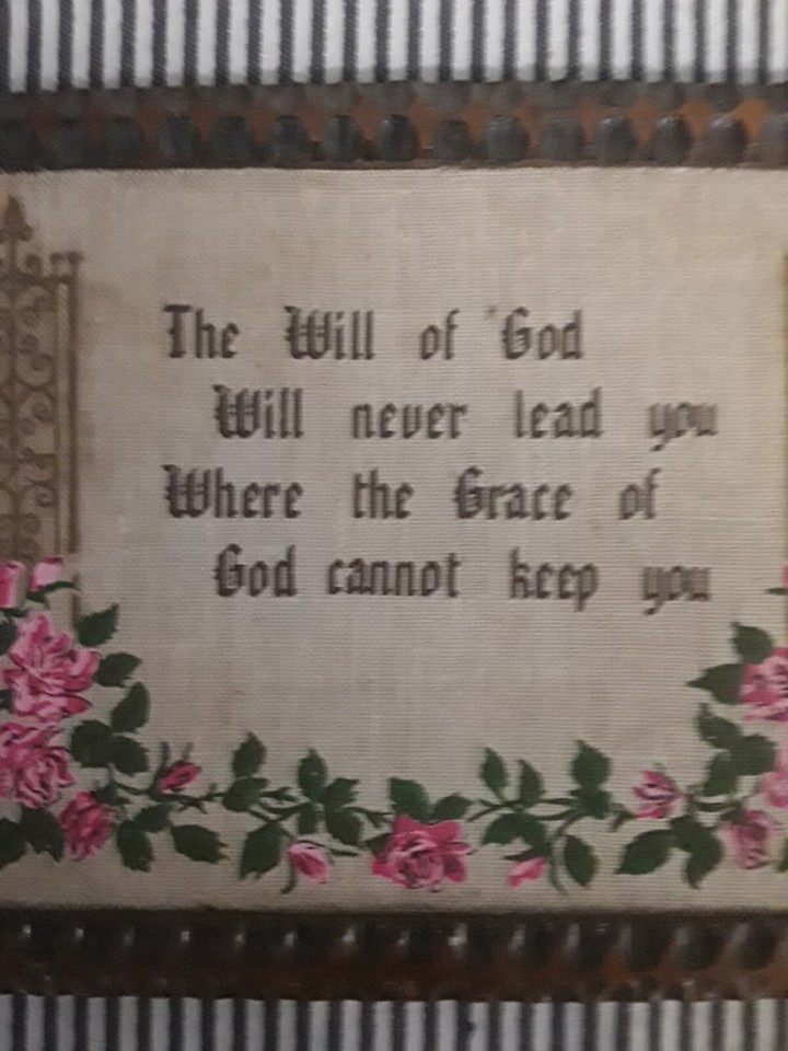 VTG TRAMP ART CHIP CARVED WOOD FRAME - PINK ROSES GOD'S WILL & GRACE ...