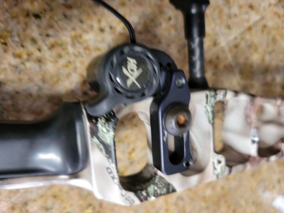 Mathews Triax RH Lost Camo XD 27.5/70 & QAD Ultrarest HDX | eBay