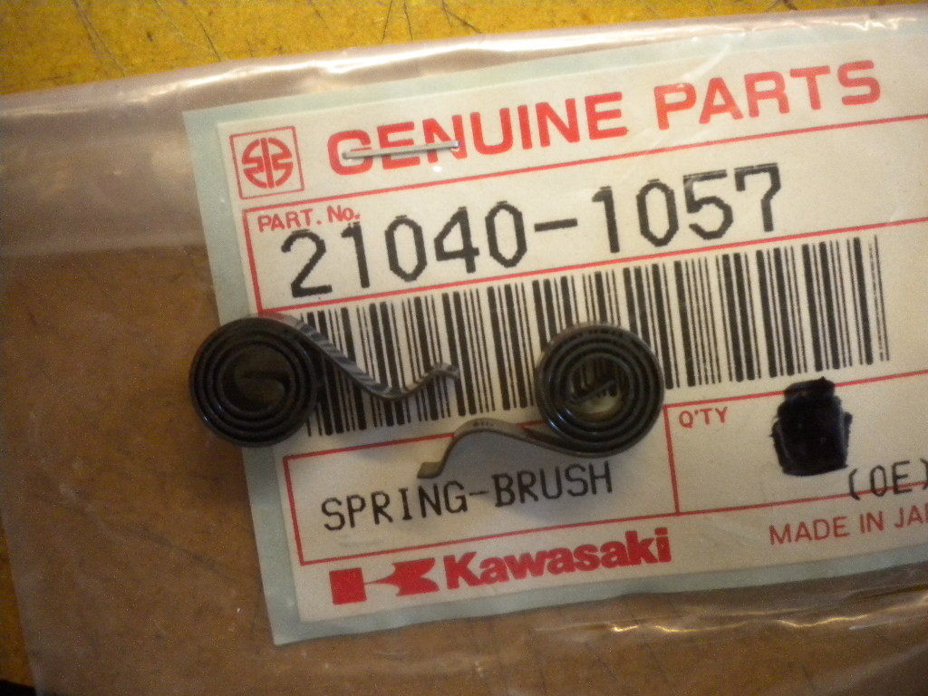 NOS Kawasaki Brush Spring 90-99 KZ1000 91-97 ZX600 96-97 ZL600 21040 ...