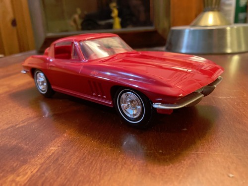 1966 Corvette Stingray- AMT 1/25th scale plastic promotional model in ...