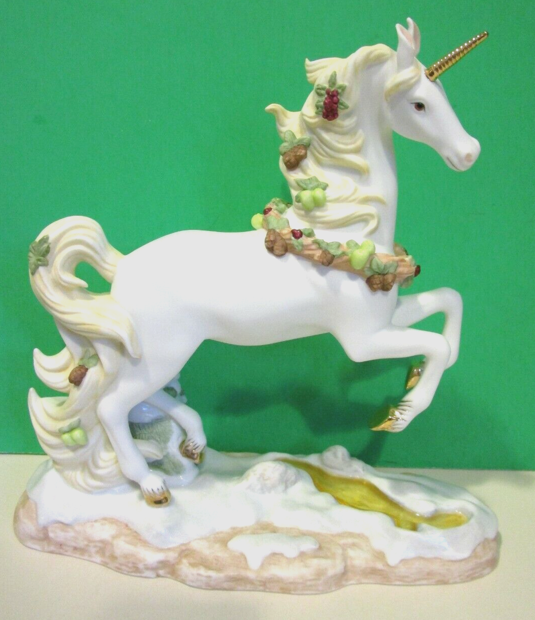 PRINCETON GALLERY YULETIDE BLISS 2005 UNICORN sculpture --- NEW in BOX ...