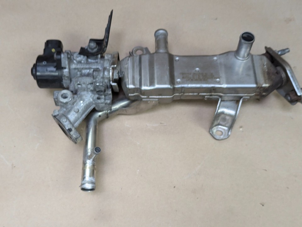 2010-2015 Toyota Prius EGR Valve with Cooler 25601-37010 25620-37120 ...