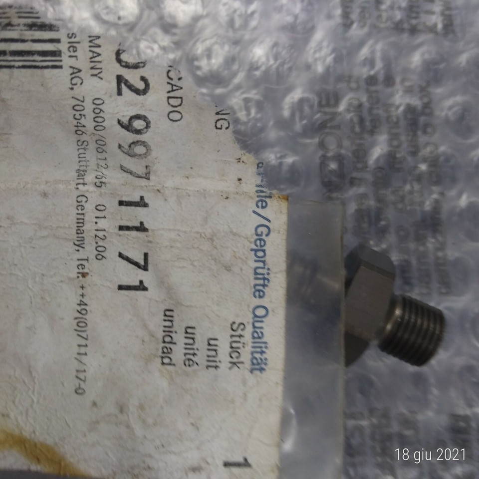 AdBlue Dosage Inlet Connector A0029971171 Compatible With Mercedes OM ...