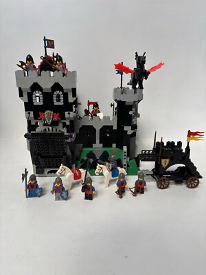 Vintage Lego Black Knights Castle 6086 Knights Minifigures, Horses ...