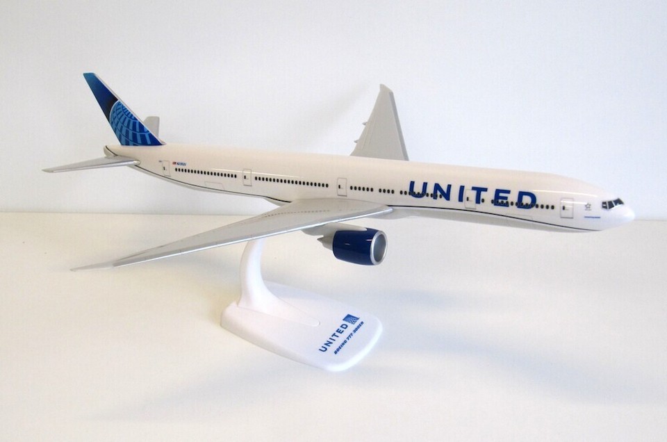 New! PPC 224134 United Airlines Boeing 777-300ER, reg. N2352U - 1:200 ...