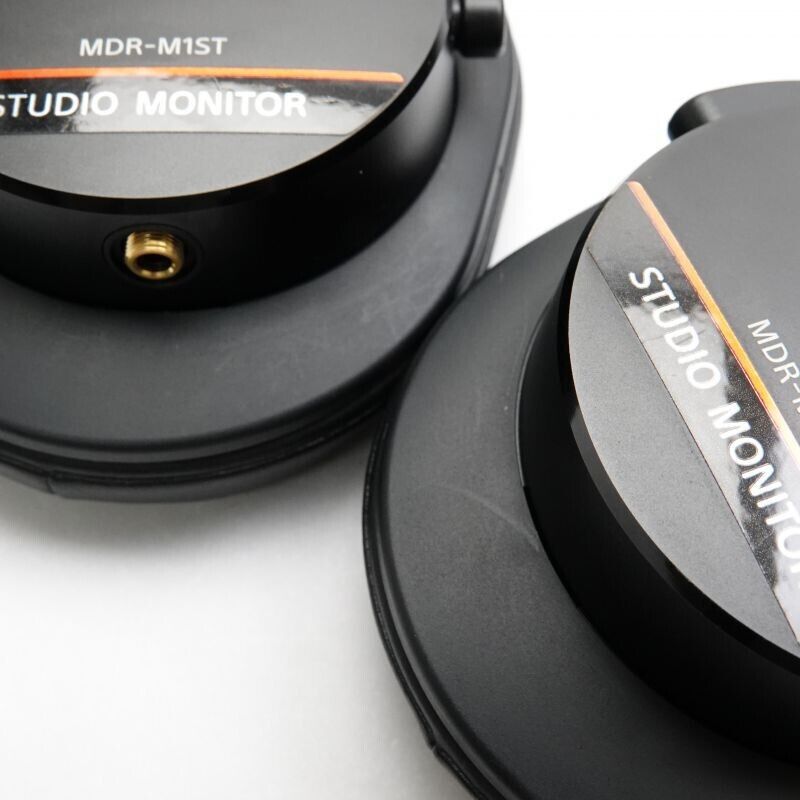 SONY MDR-M1ST Hi-Res 24 ohm Closed-back Studio Monitor SONY MDR-M1ST Hi-Res 24 ohm Closed-back Studio Monitor