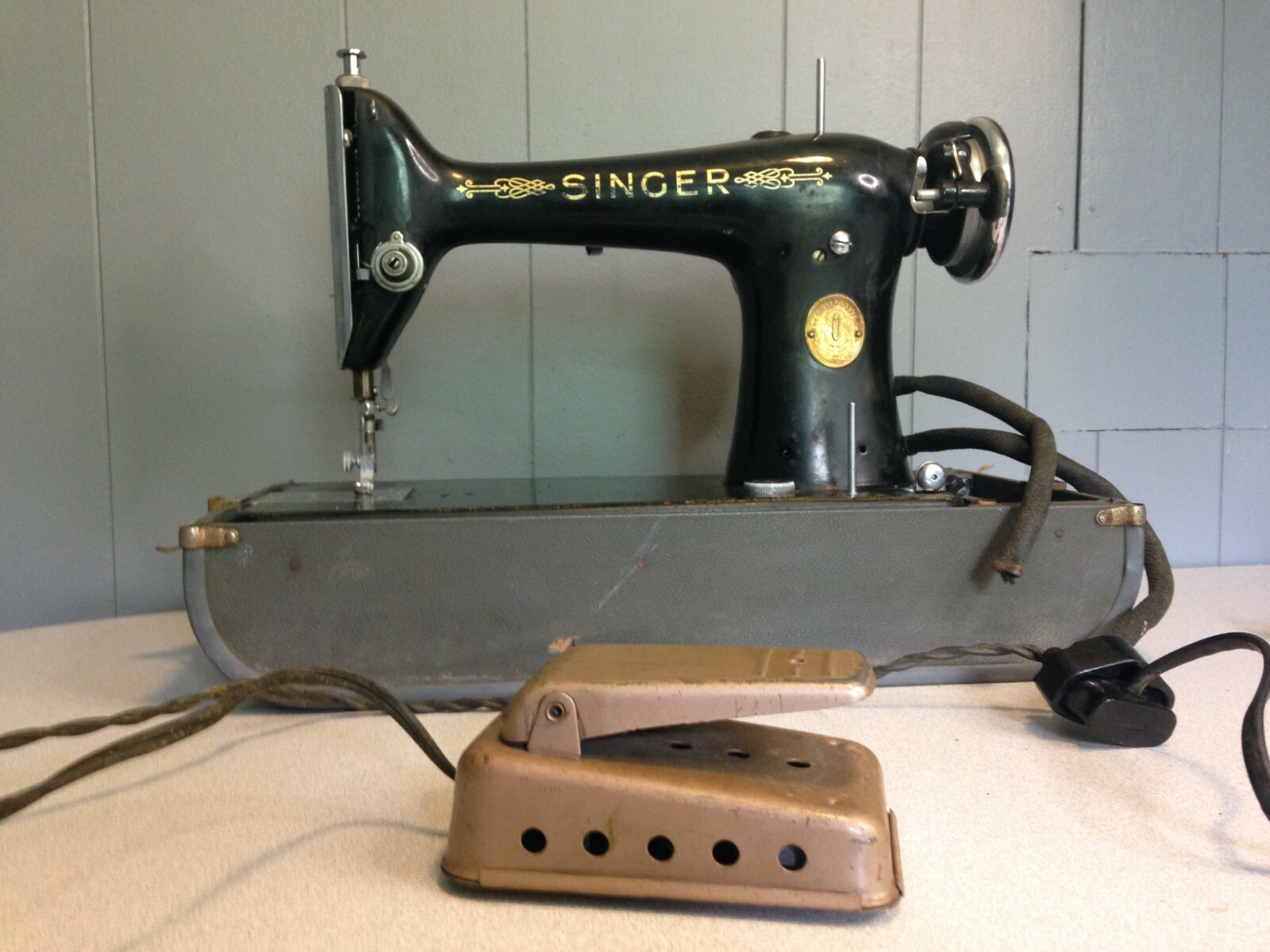 1929 Singer Model 101 Sewing Machine With Portable Case, Works! Free ...